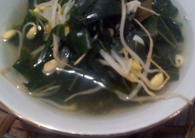 Resep Sayur bening, touge kedelai, bengkoang dan daun gedi/kangkung ...