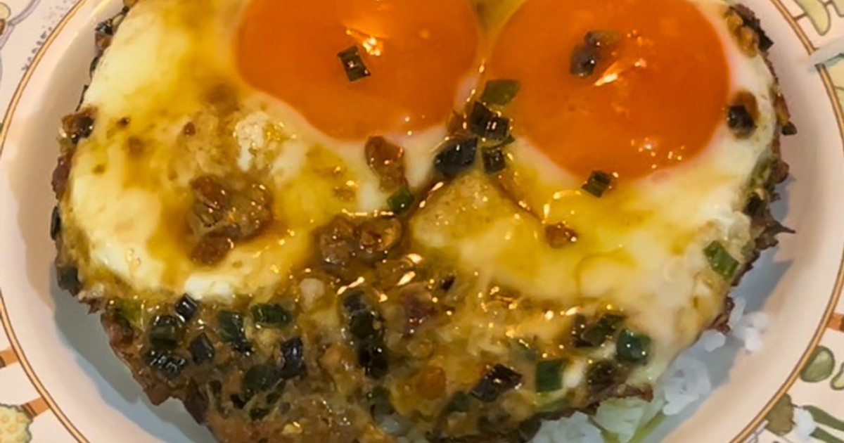 Resep [Menu Anak Kos] Nasi Telur Ponti 🍚🍳 oleh Nel's Food Diary - Cookpad