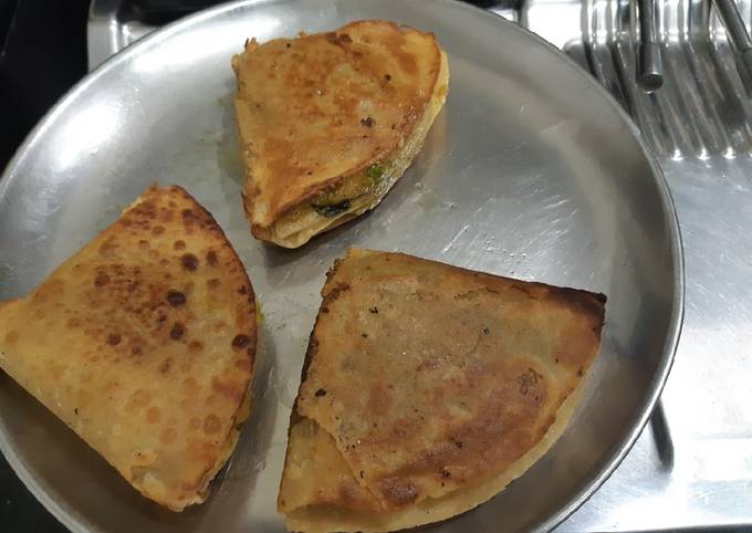 Roti samosa Recipe by Shruti Patwari - Cookpad