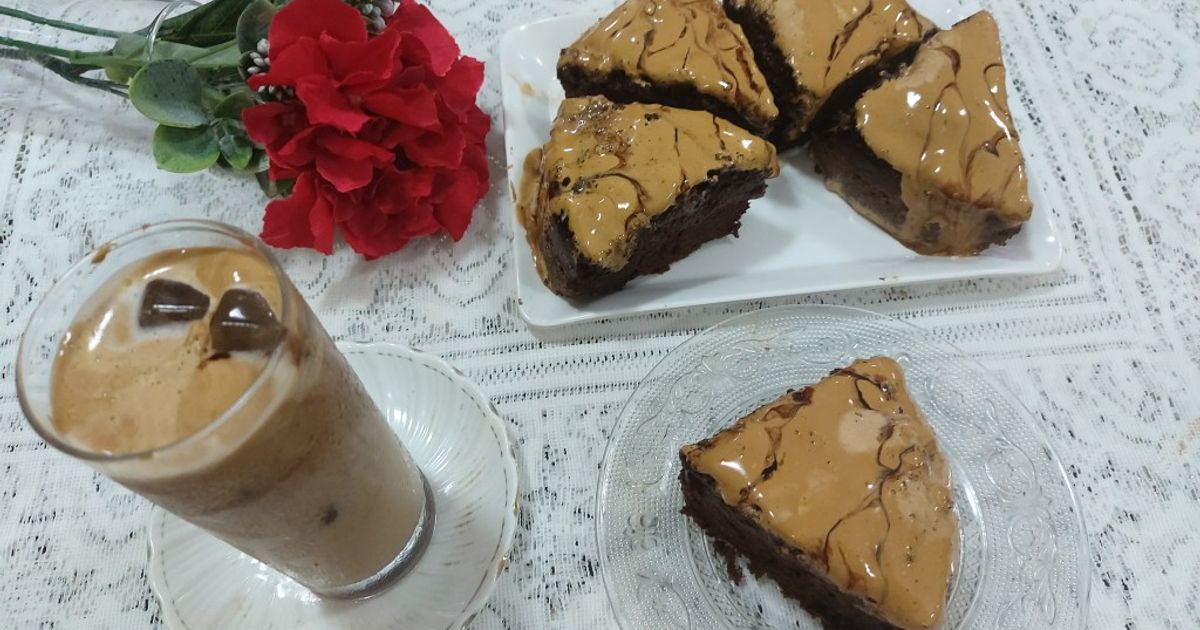 Eggless Coffee Dalgono Cake With Dalgona Cold Coffee Recipe by Nargis ...