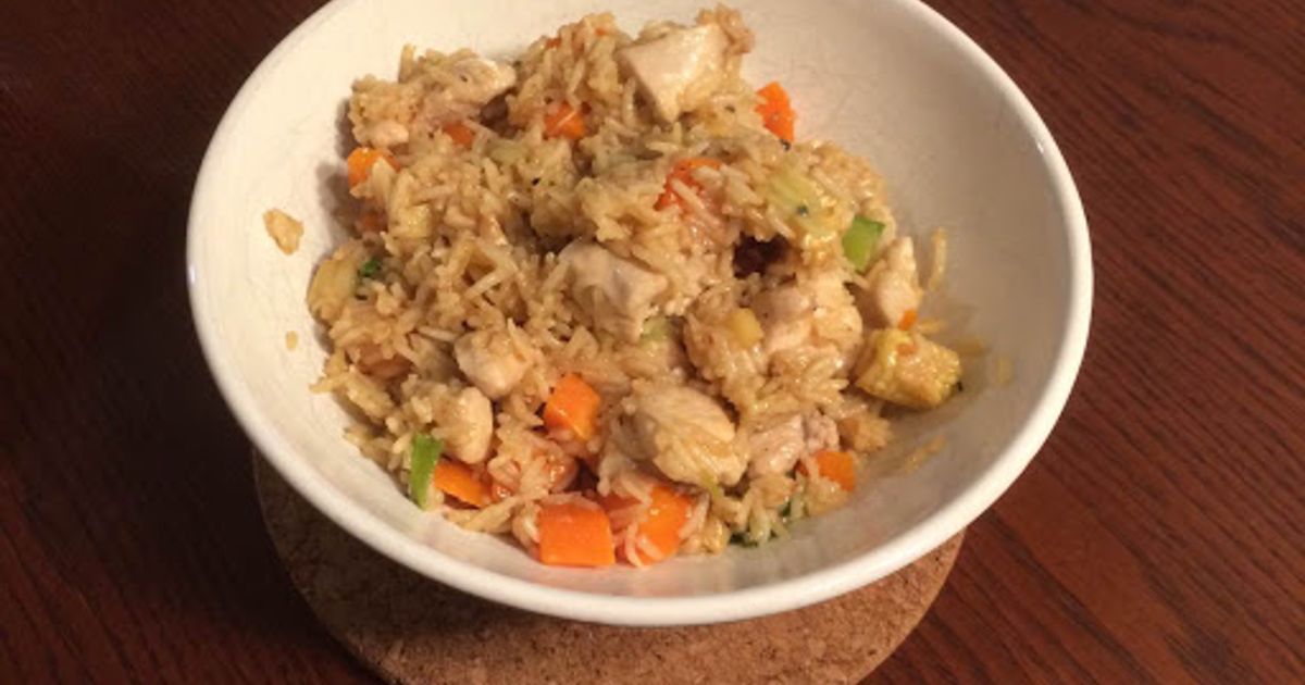 Chicken Fried Rice Recipe by Petra Malá - Cookpad