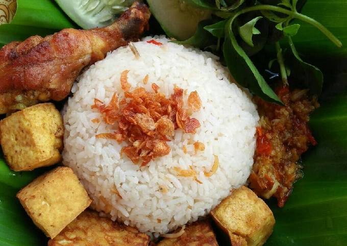 Resep Nasi liwet teri medan oleh Devieeee - Cookpad