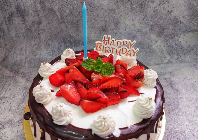 Resep Strawberry Birthday Cake oleh beekitchen - Cookpad