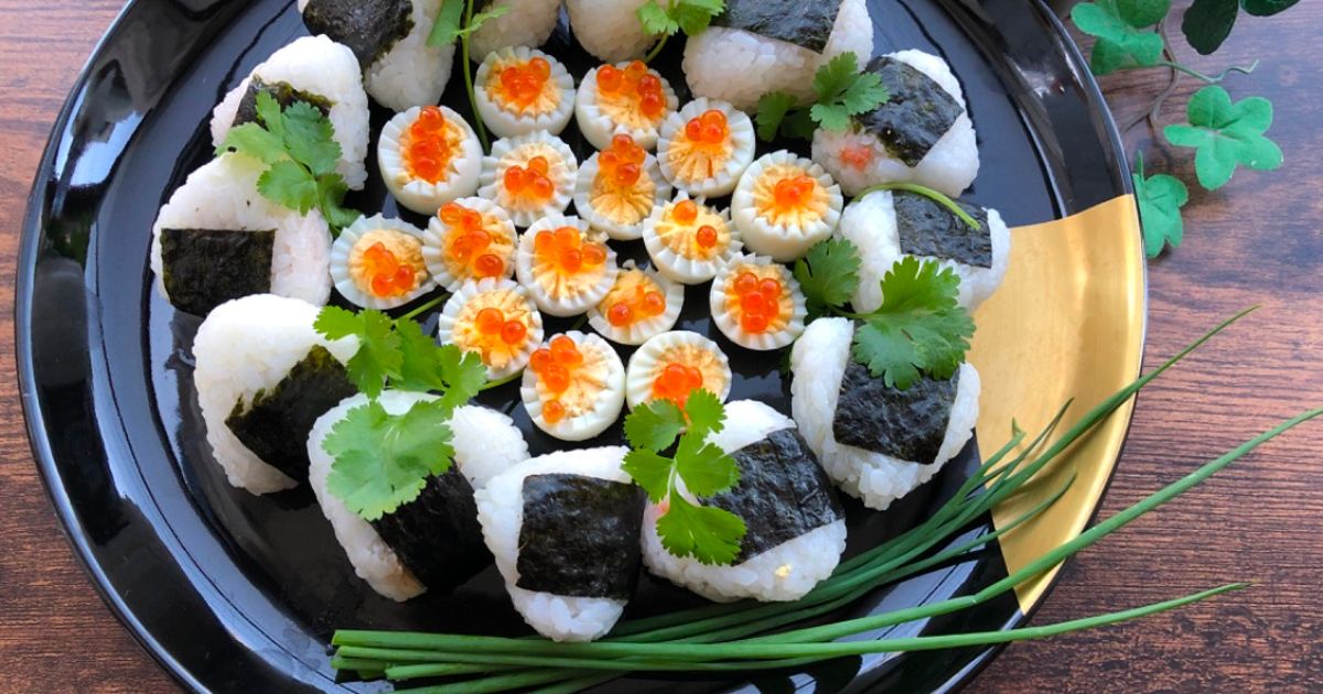 Christmas Onigiri Rice Ball Wreath Recipe by Aunty Eiko's international ...