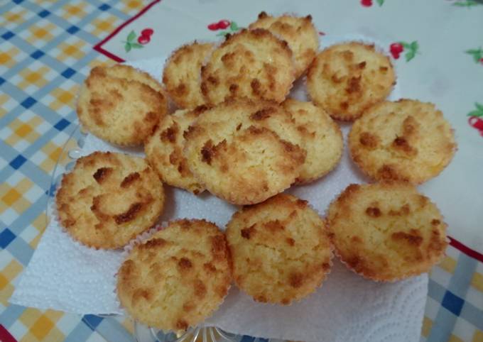 Bolinhos De Coco Receita Por Prato Caseiro Cookpad