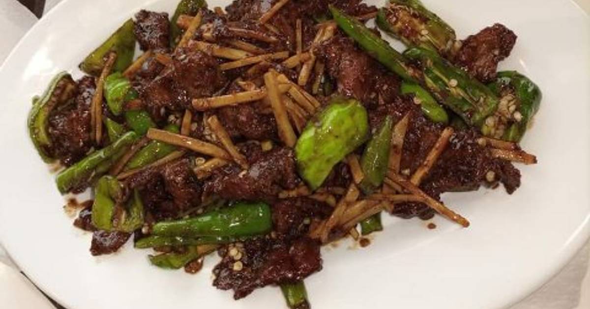 Dry Beef Chilli Recipe by Eshmal Rajput - Cookpad