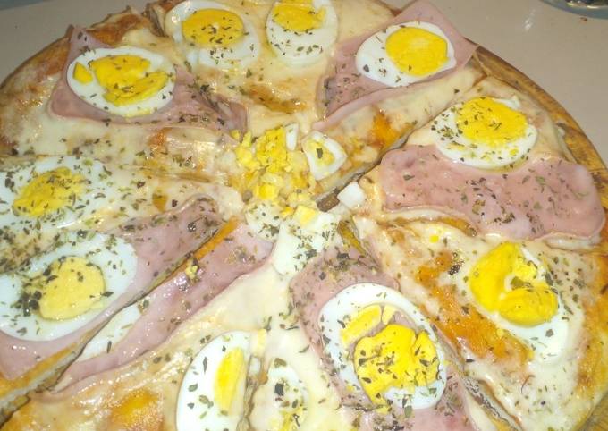 🍕 Pizza especial de jamón y huevo!! Receta de Barbie Ferreyra. - Cookpad