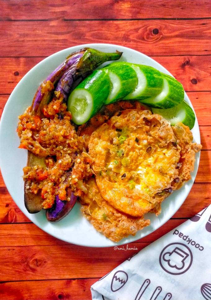 Resep 680. Terong Penyet dan Telur Kribo Sambal Bawang oleh Eni henie ...