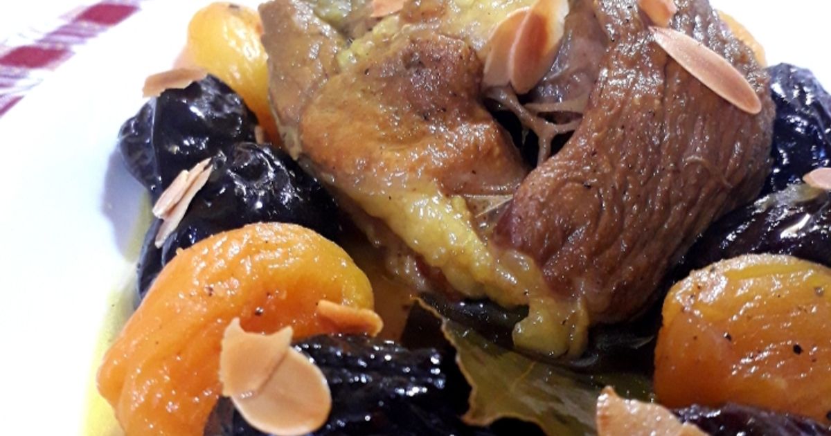 Tadjin D'agneau Aux Pruneaux Et Amandes Sucrésalé 💘 de Amina Kitchen ...