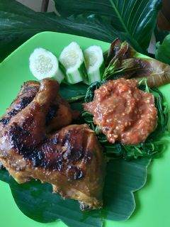 Resep Ayam Bakar Taliwang Plecing Kangkung oleh Linda Putri Mada - Cookpad