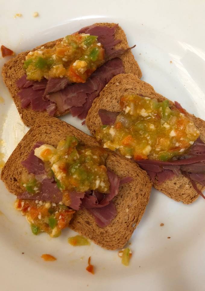 Canapés de Pastrami Receta de Mar Vilches Carrasco- Cookpad