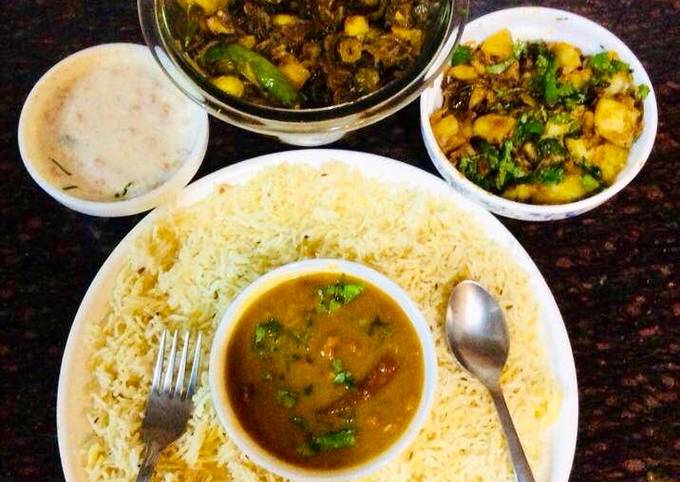 Rajma Rice,karela -Aloo bhaji Recipe by Sadhana Mohindra - Cookpad