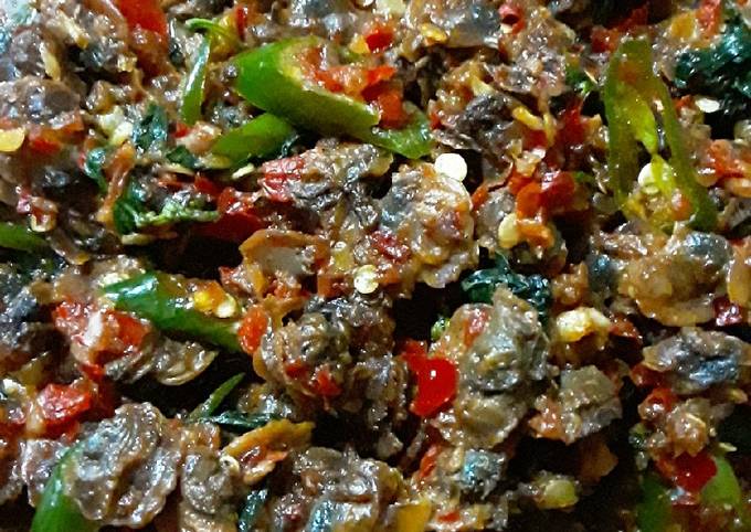 Resep Rica rica kerang cabe hijau kemangi oleh Nunik Nuraini - Cookpad