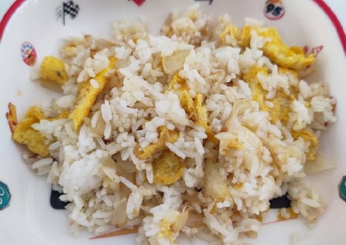 Resep Nasi Goreng Keju (ide bekal anak) oleh Amanda Goenawan - Cookpad