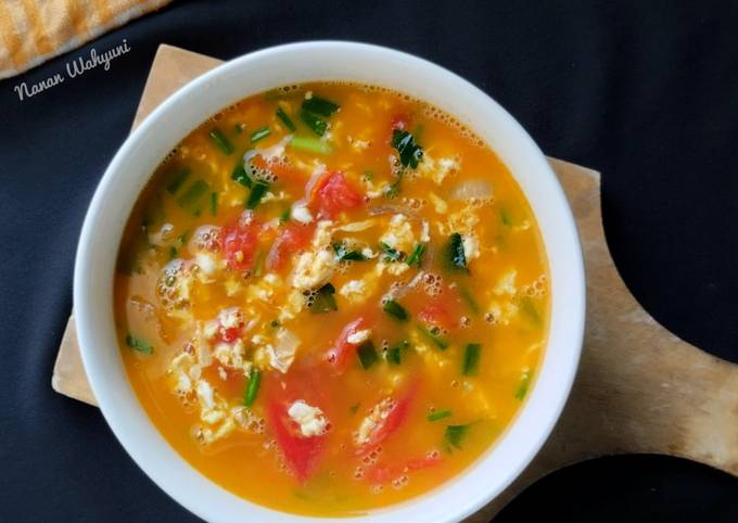 Resep Sup Telur Tomat oleh Nanan Wahyuni - Cookpad