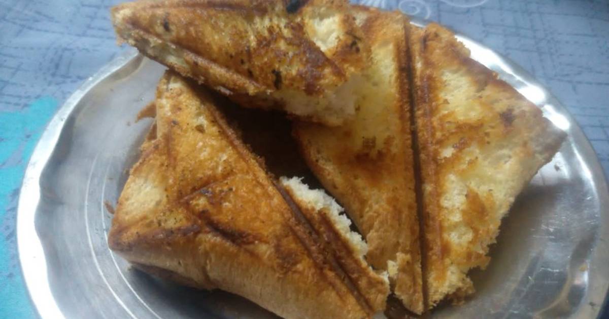 Aloo toast sandwich Recipe by rohini - Cookpad