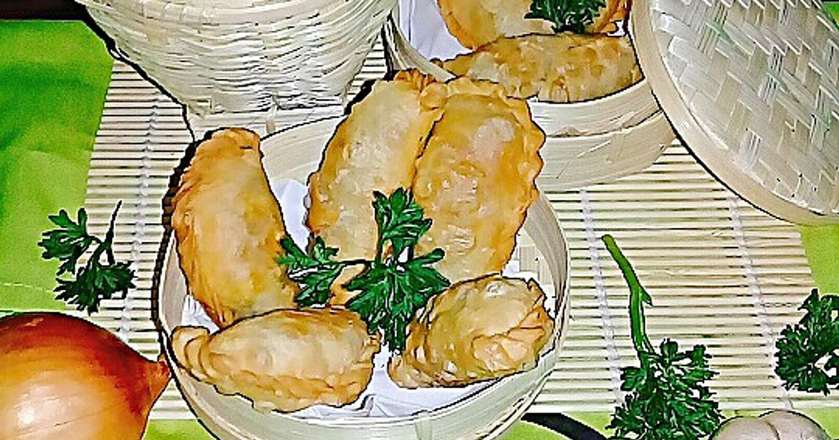 Resep Pastel Isi Rogut Sayur, Telur & Sosis oleh Aura Sandra - Cookpad