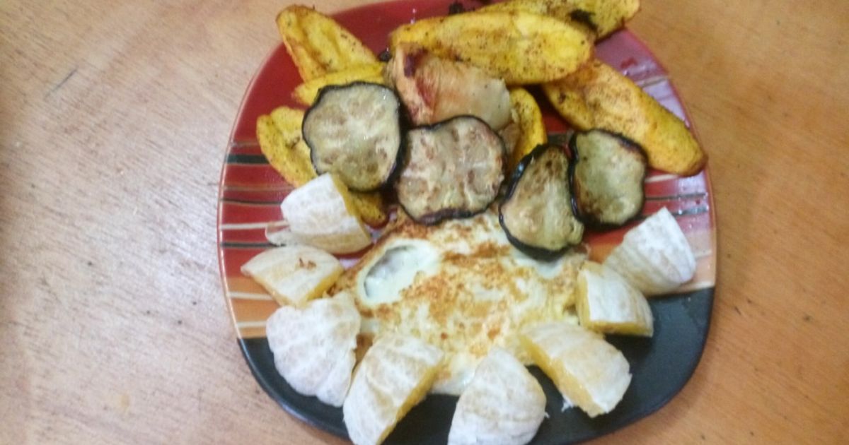 Fried Plantain And Eggs With Orange And Apple Recipe by Chizzy - Cookpad