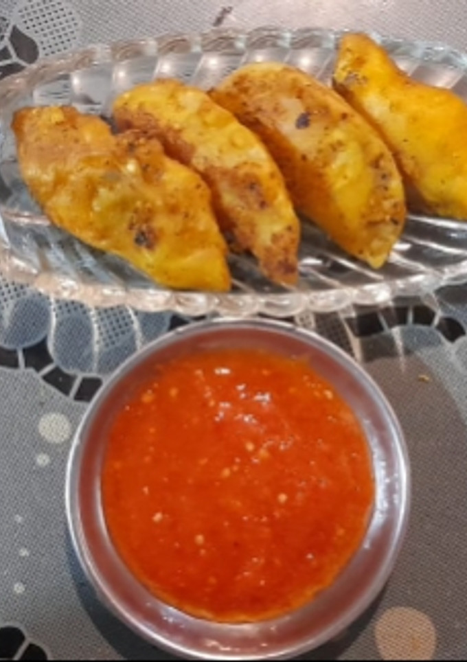 Vegetable Fried Momos With Chutney Recipe by Risha Shah - Cookpad