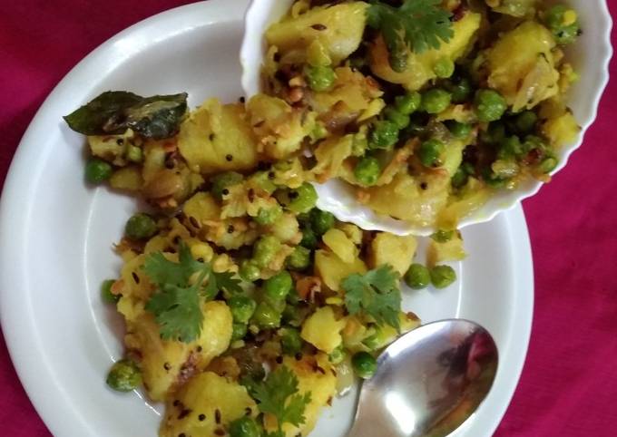 Aalu Matar Sabji Recipe by Spruha Bari - Cookpad