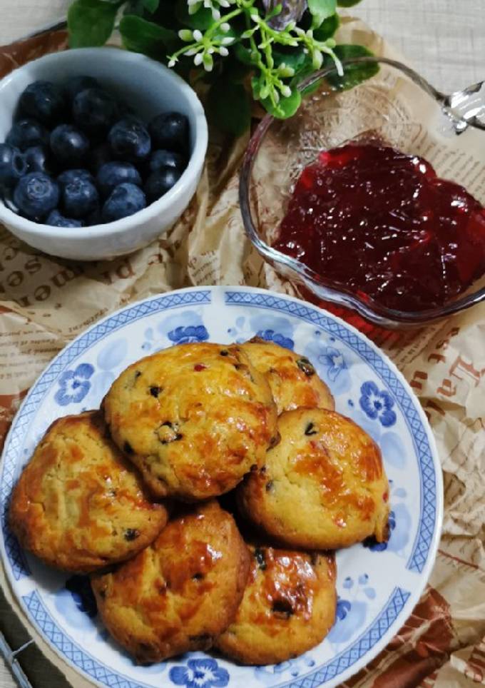 Resipi SCONE coklat bersama campuran buah-buahan oleh Mommy Zie - Cookpad