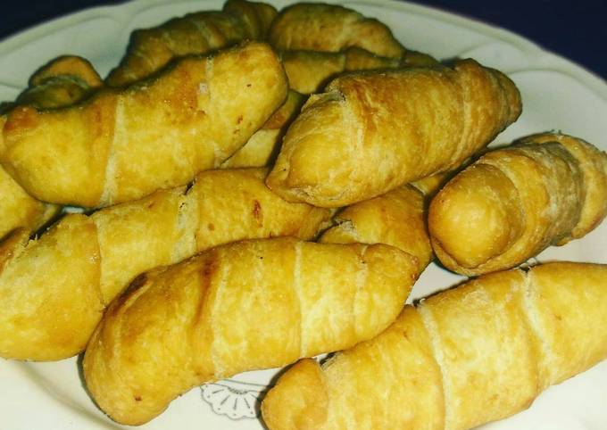 Resep Pisang molen mini (simple) oleh Diana - Cookpad