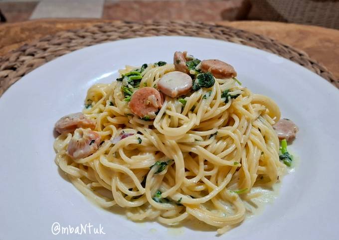Resep Spaghetti Bayam Sosis oleh Tituk SK - Cookpad