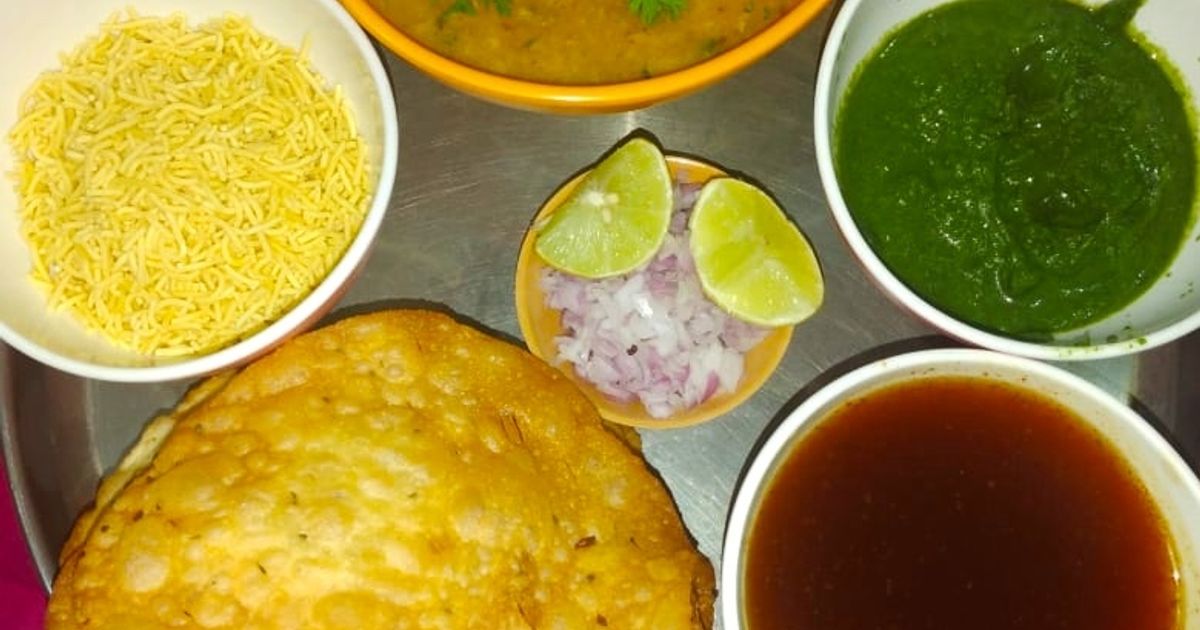 दाल पकवान....सिंधी नाश्ता (Dal Pakwan Recipe In Marathi) रेसिपी Preeti ...