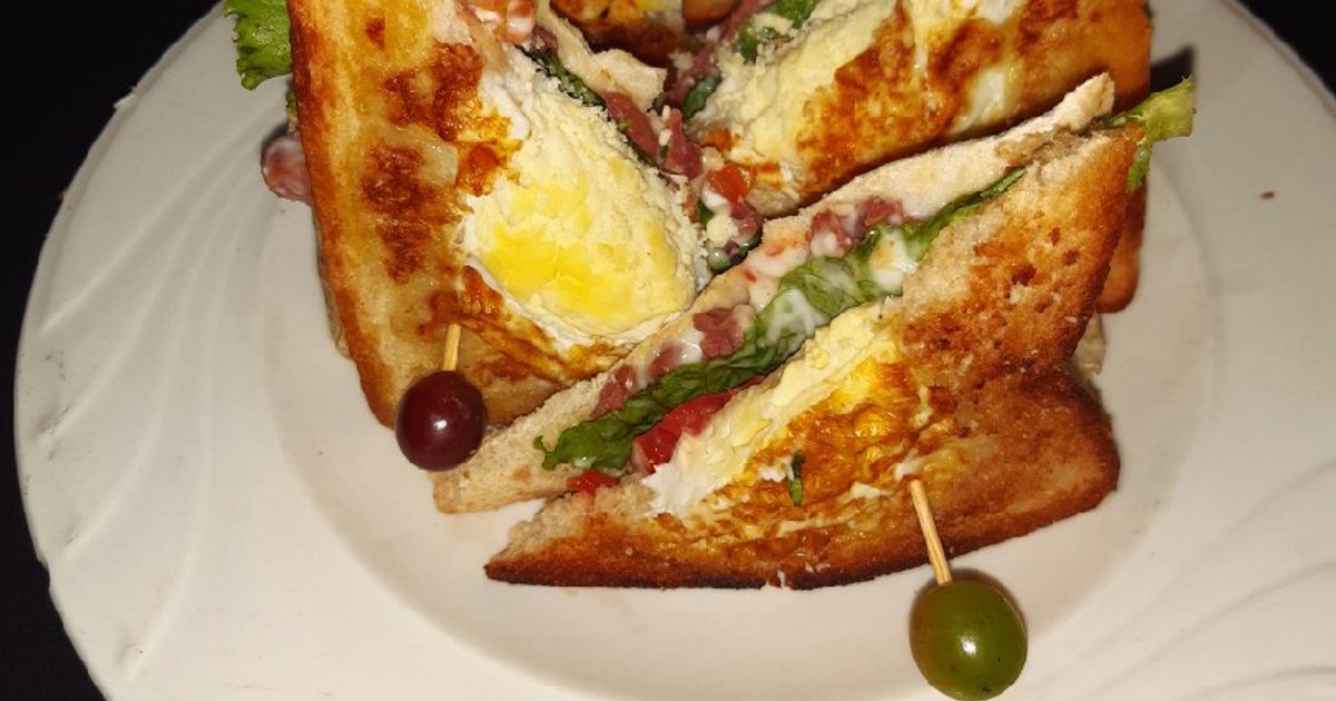 Egg In A Nest Sandwich Recipe by Mufeeda - Cookpad