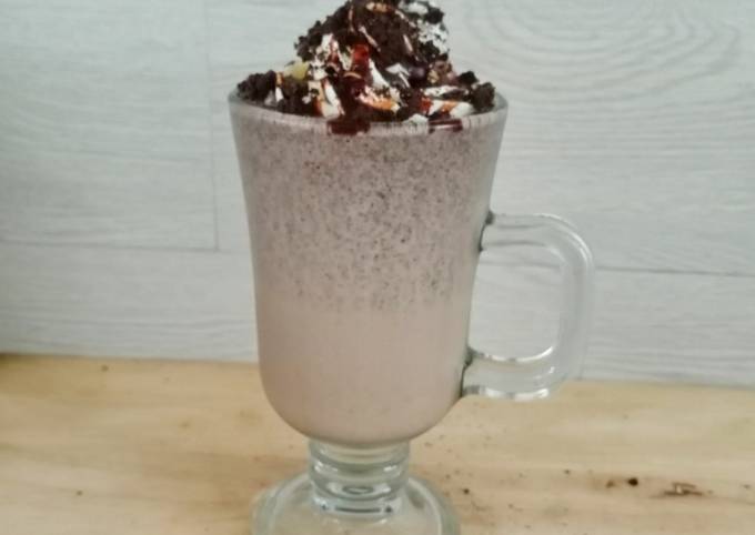 Resipi Oreo Chocolate Milkshake oleh irar - Cookpad