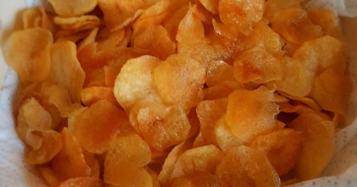 Salted Potato Crisps Recipe by Leyona Wangari - Cookpad