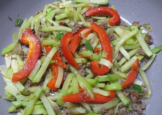 Resep Labu siam cah daging oleh yekti - Cookpad