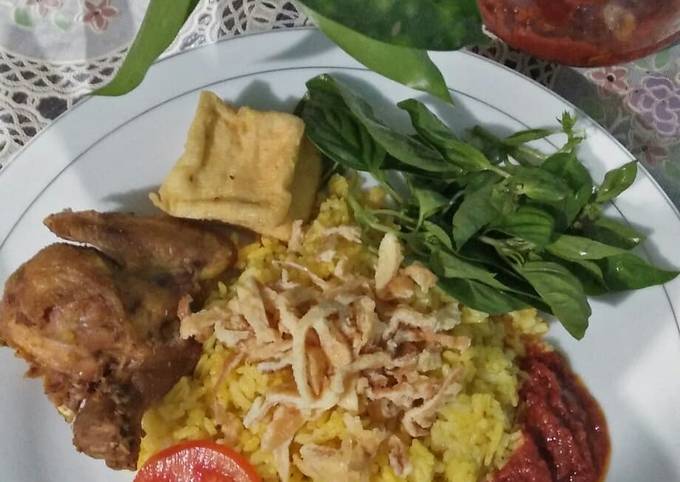 Resep Nasi kuning magicom oleh Neng_Endah6789 - Cookpad