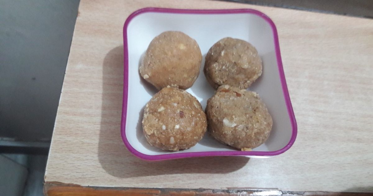 Wheat Flour Laddu (Pini) Recipe by dimplebajaj - Cookpad