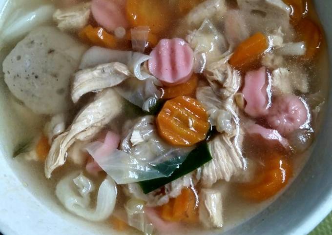 Resep Sop ayam sosis baso oleh Neni Suandi - Cookpad