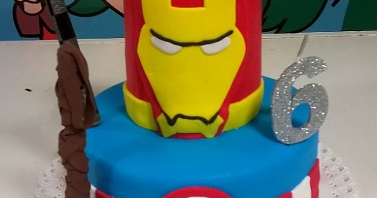 Torta Súper Héroes Cumpleaños De Felipe Receta de GRINGA