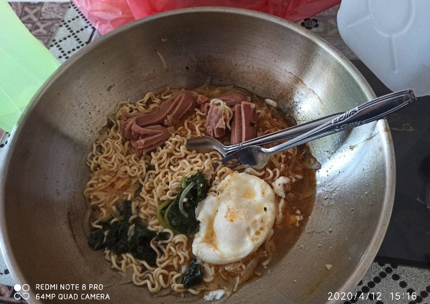 Resep Mie instan keju (rebus) oleh Eenk HendRizal - Cookpad