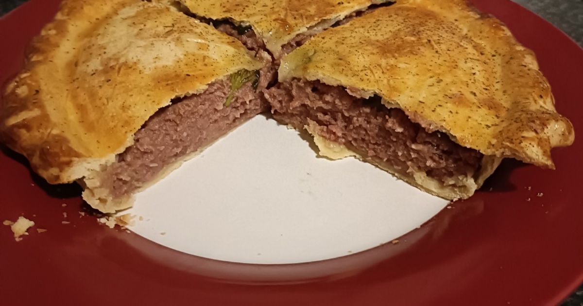 Homemade Corned Beef Pie Recipe by BakerToad - Cookpad