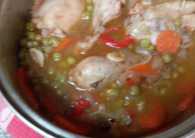 Pollo arvejado Receta de Maria Paz Dominguez/ @pacitamama en instagram- Cookpad
