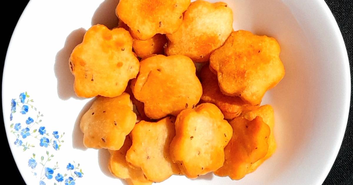 Namkeen Methi Mathri Recipe by Sanuber Ashrafi - Cookpad