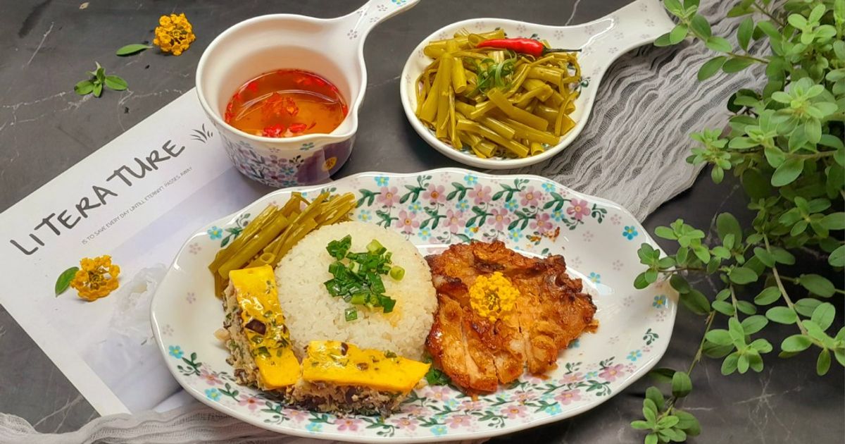 Com Tam Suon Cha (Vietnamese Broken Rice With Grilled Pork Chop And Egg ...