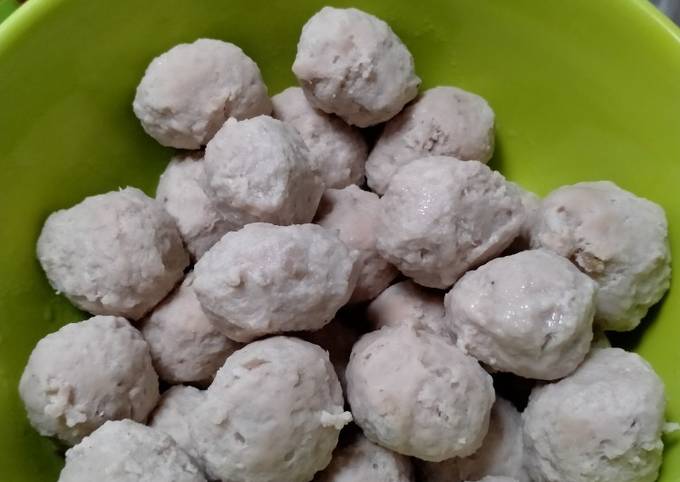 Resep Bakso Sapi mix Ayam oleh Femilia Damayanti - Cookpad
