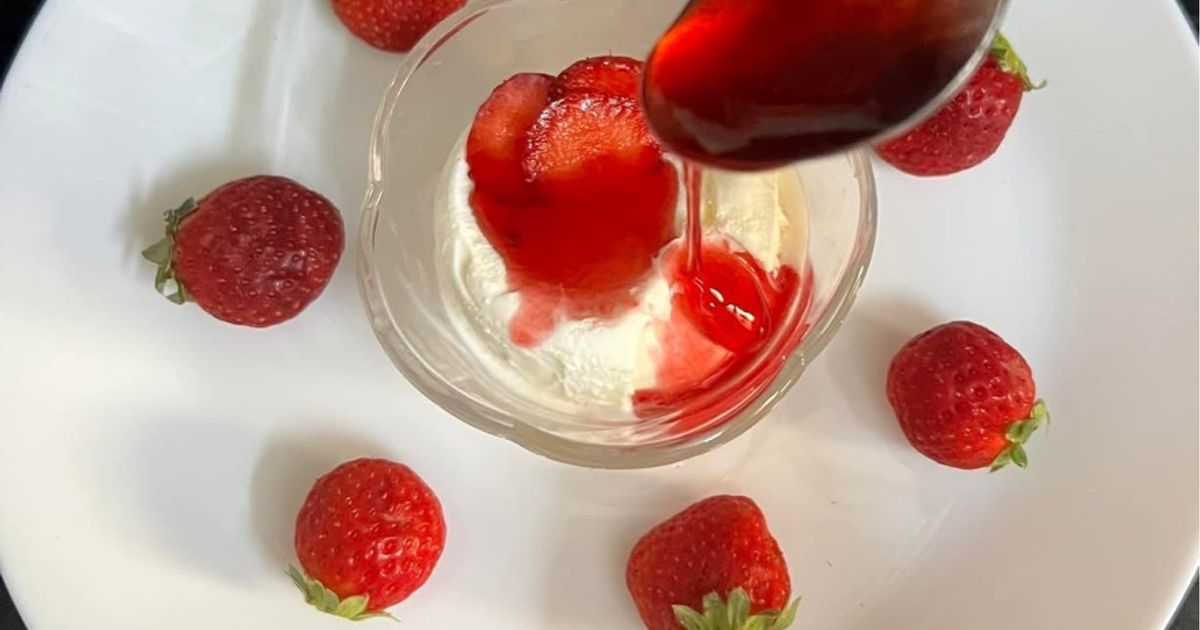 Zero Waste Strawberry 🍓 Syrup (Best Out Of Waste) Recipe by Alka ...