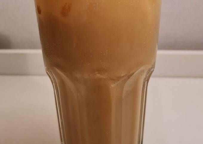 Resep Es Teh Susu / Iced Milk Tea oleh Nadya's Test Kitchen - Cookpad