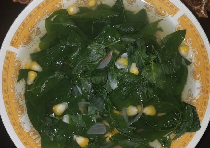Resep Sayur Bening Daun Katuk oleh Vie Kitchen - Cookpad