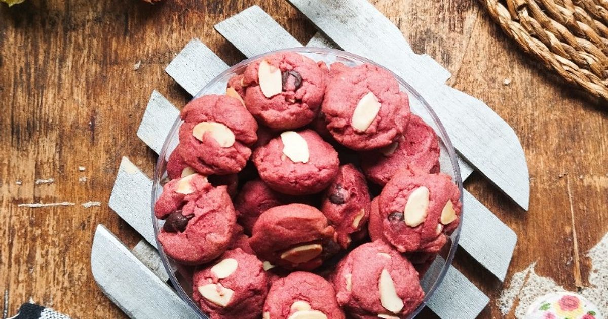 Resep Red Velvet Almond Cookies oleh Widjie Astuti - Cookpad