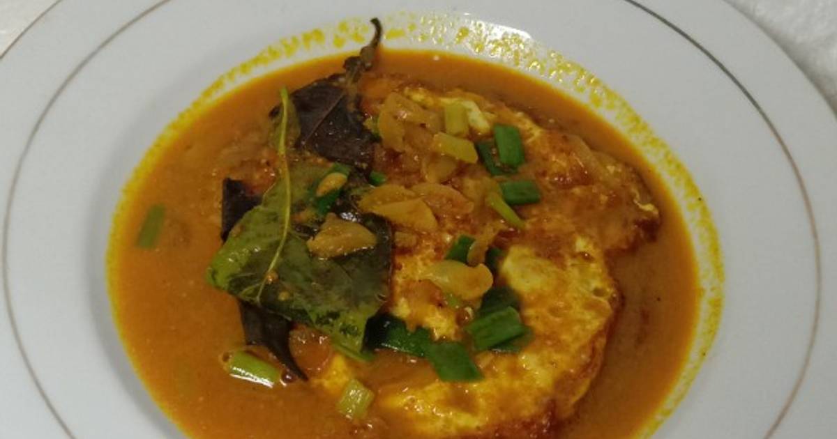 Resep Kari Telur Ceplok 🍳 oleh ER's Kitchen Shorts - Cookpad
