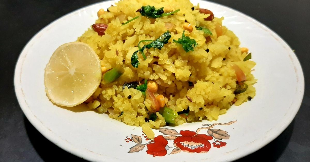 Aloo Poha Recipe by Namrata Bhogade - Cookpad
