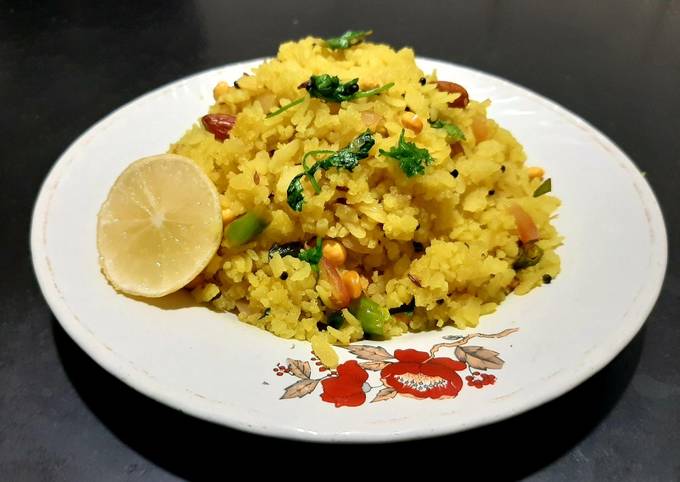 Aloo Poha Recipe by Namrata Bhogade - Cookpad