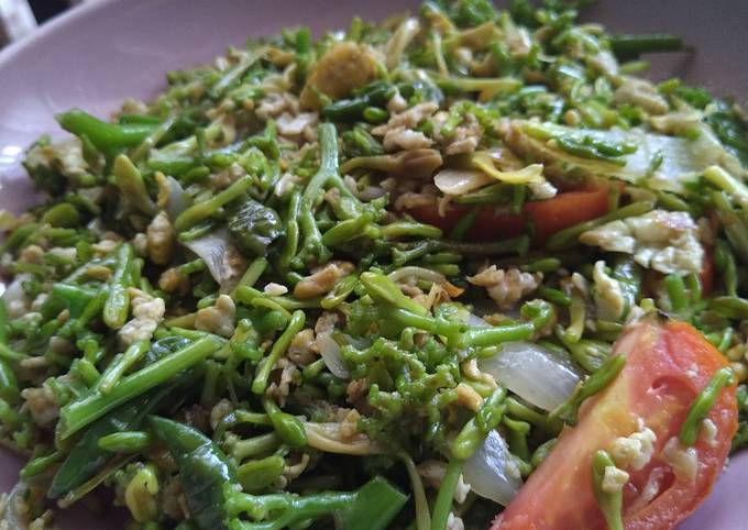 Resep Oseng bunga pepaya (kembang kates) oleh eka nurrasida - Cookpad